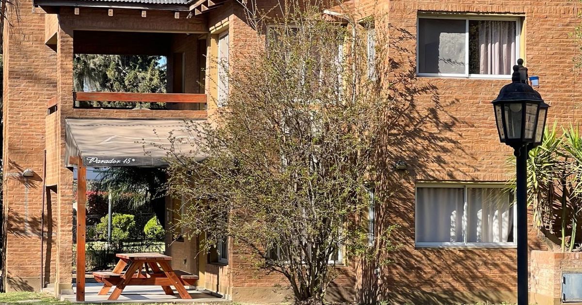 Hotel in Funes Near Rosario with Pool & Events | Parador15